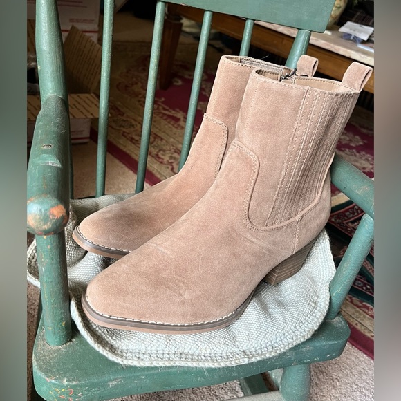Universal Thread | Shoes | Nwt New Universal Thread Booties Boots ...